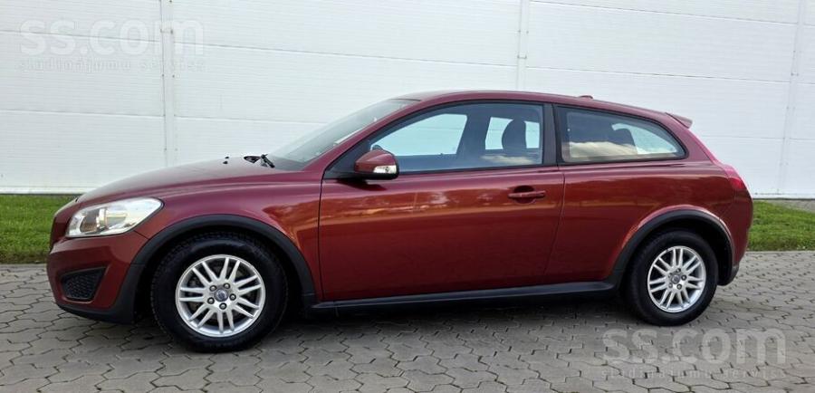 Sarkans Volvo C30 2010 Rīga, ar dzinēja tilpumu 1.60 L un nobraukumu 225 tūkst. km par 3550 €, foto 5 vietnē AUTOMOTO.COM.LV