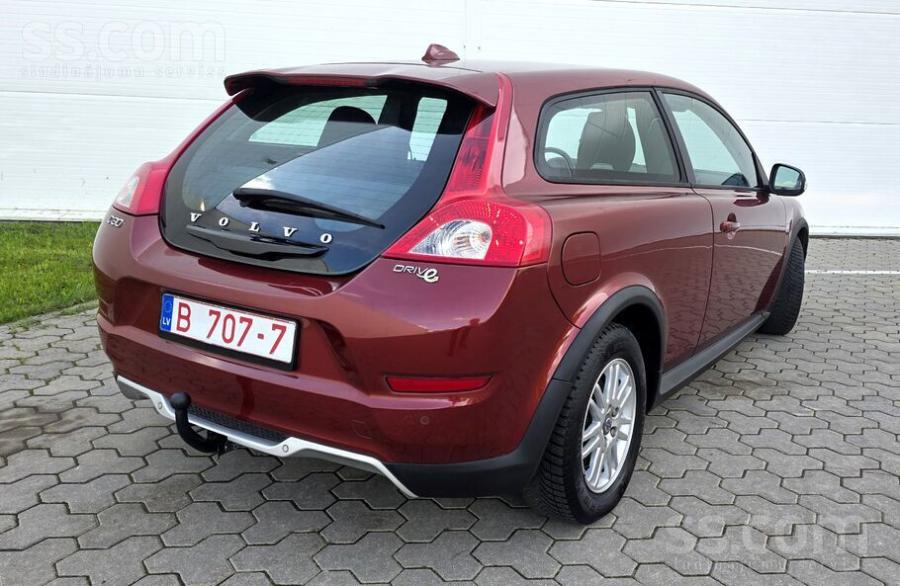 Sarkans Volvo C30 2010 Rīga, ar dzinēja tilpumu 1.60 L un nobraukumu 225 tūkst. km par 3550 €, foto 6 vietnē AUTOMOTO.COM.LV