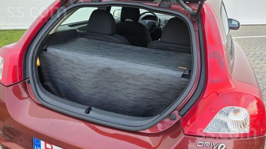 Sarkans Volvo C30 2010 Rīga, ar dzinēja tilpumu 1.60 L un nobraukumu 225 tūkst. km par 3550 €, foto 7 vietnē AUTOMOTO.COM.LV