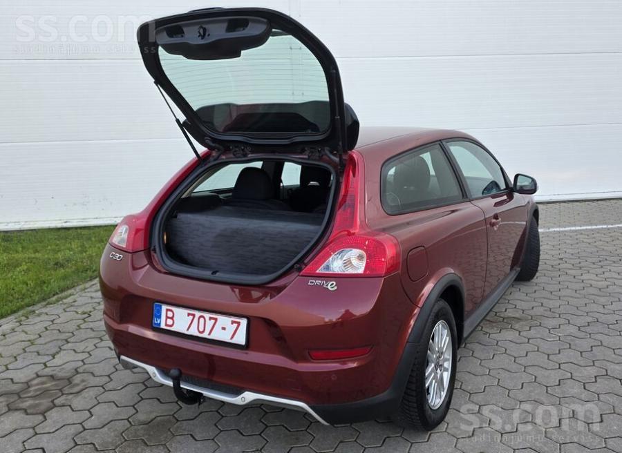 Sarkans Volvo C30 2010 Rīga, ar dzinēja tilpumu 1.60 L un nobraukumu 225 tūkst. km par 3550 €, foto 8 vietnē AUTOMOTO.COM.LV