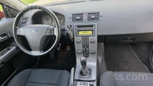 Sarkans Volvo C30 2010 Rīga, ar dzinēja tilpumu 1.60 L un nobraukumu 225 tūkst. km par 3550 €, foto 16 vietnē AUTOMOTO.COM.LV