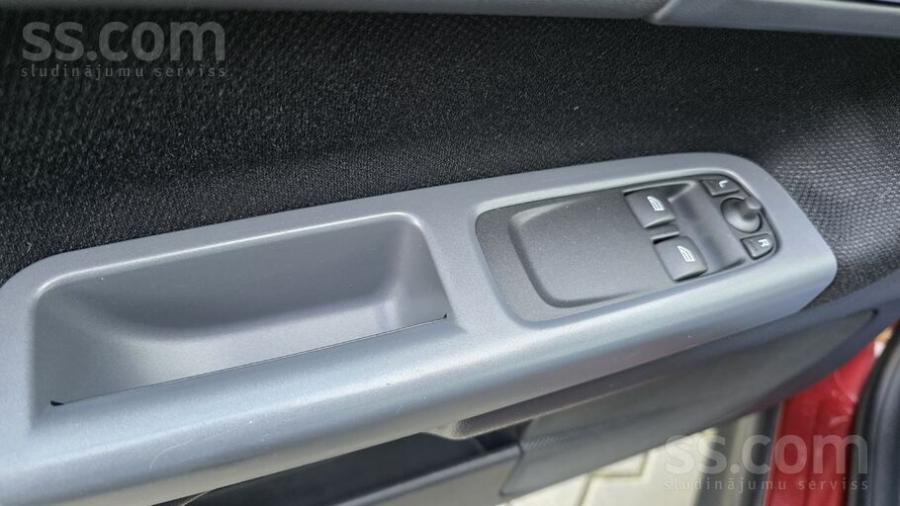 Sarkans Volvo C30 2010 Rīga, ar dzinēja tilpumu 1.60 L un nobraukumu 225 tūkst. km par 3550 €, foto 21 vietnē AUTOMOTO.COM.LV