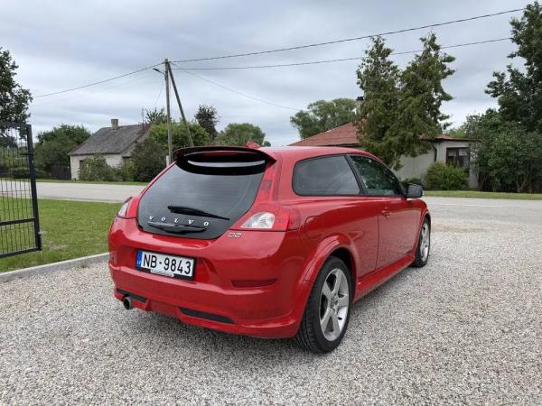 Sarkans Volvo C30 2011 Ventspils, ar dzinēja tilpumu 1.60 L un nobraukumu 167 tūkst. km par 4290 €, foto 4 vietnē AUTOMOTO.COM.LV