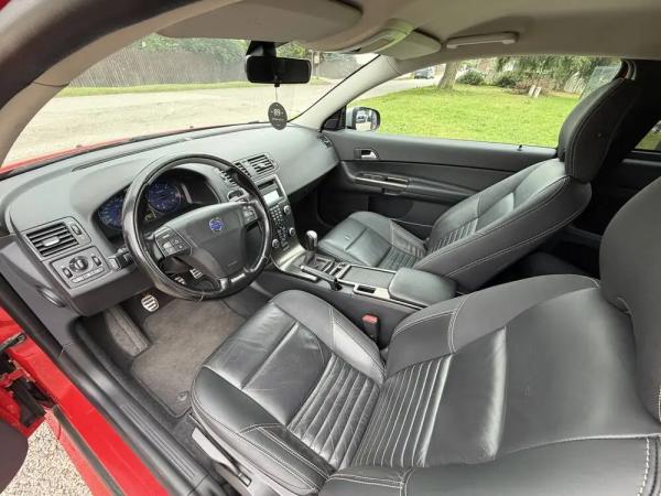 Sarkans Volvo C30 2011 Ventspils, ar dzinēja tilpumu 1.60 L un nobraukumu 167 tūkst. km par 4290 €, foto 10 vietnē AUTOMOTO.COM.LV