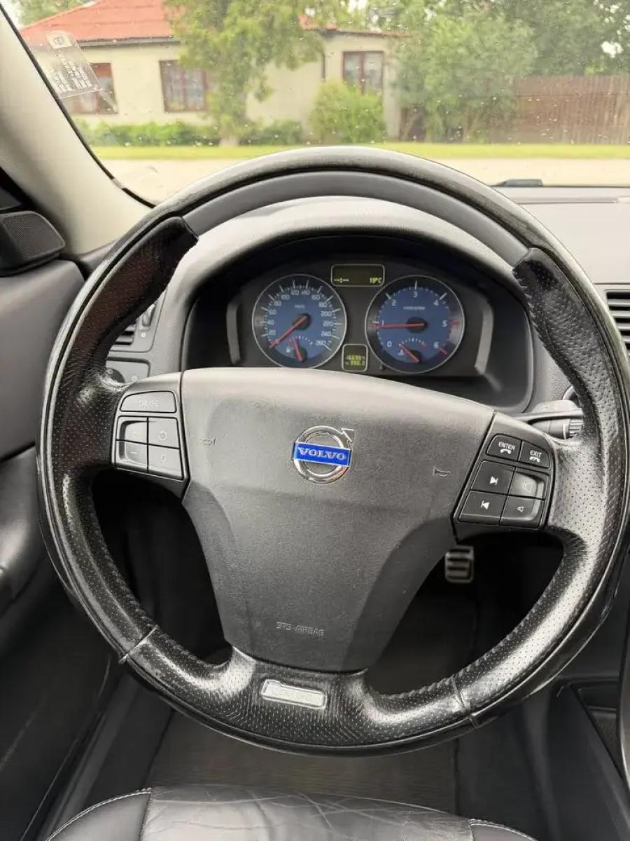 Sarkans Volvo C30 2011 Ventspils, ar dzinēja tilpumu 1.60 L un nobraukumu 167 tūkst. km par 4290 €, foto 20 vietnē AUTOMOTO.COM.LV