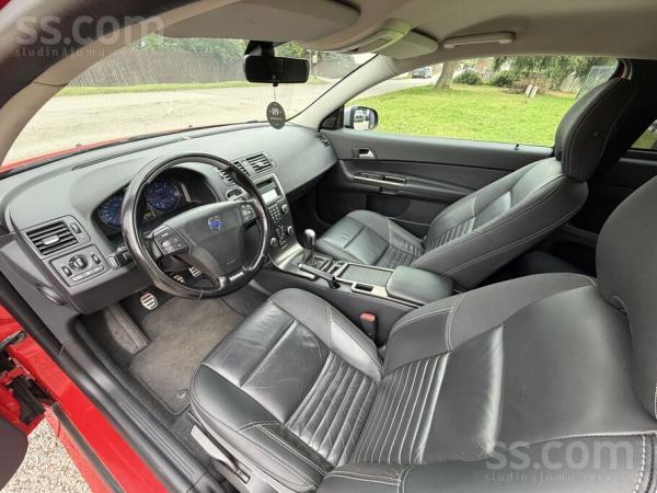 Sarkans Volvo C30 2011 Ventspils, ar dzinēja tilpumu 1.60 L un nobraukumu 167 tūkst. km par 4290 €, foto 10 vietnē AUTOMOTO.COM.LV