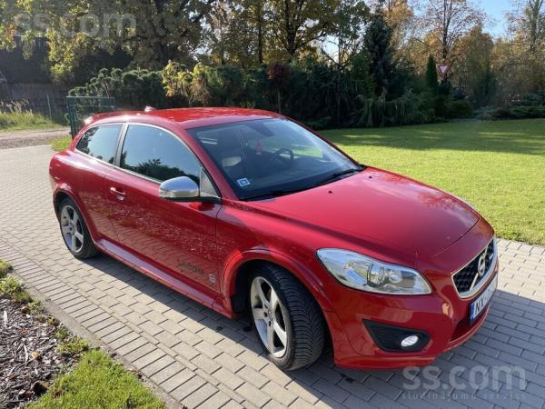 Красный Вольво Ц30 2012 в Рига, объемом двигателя 2.00 л и пробегом 254 тыс. км за 6200 €, фото 3 на AUTOMOTO.COM.LV