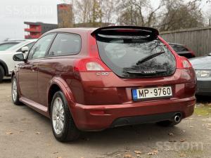Sarkans Volvo C30 2007 Rīga, ar dzinēja tilpumu 2.40 L un nobraukumu 0 tūkst. km par 2900 €, foto 3 vietnē AUTOMOTO.COM.LV