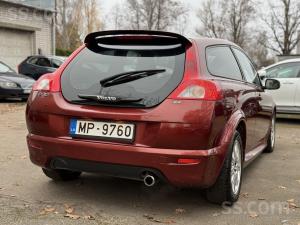Sarkans Volvo C30 2007 Rīga, ar dzinēja tilpumu 2.40 L un nobraukumu 0 tūkst. km par 2900 €, foto 4 vietnē AUTOMOTO.COM.LV