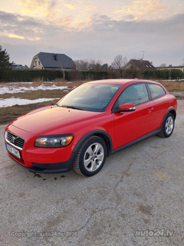 Red Volvo C30 2007 in Tallinn, with an engine capacity of 2.00 L and mileage of 194 thousand km for 3000 €, photo 3 on AUTOMOTO.COM.LV