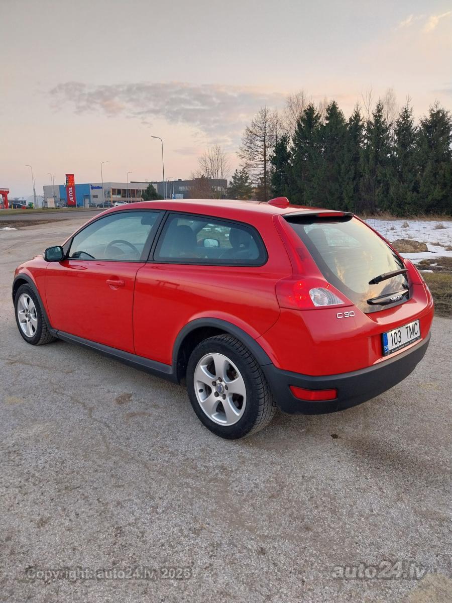 Red Volvo C30 2007 in Tallinn, with an engine capacity of 2.00 L and mileage of 194 thousand km for 3000 €, photo 5 on AUTOMOTO.COM.LV