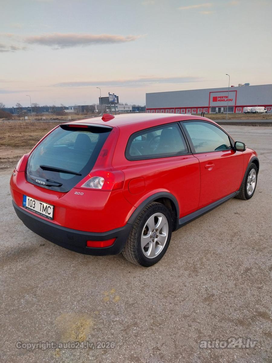Red Volvo C30 2007 in Tallinn, with an engine capacity of 2.00 L and mileage of 194 thousand km for 3000 €, photo 6 on AUTOMOTO.COM.LV