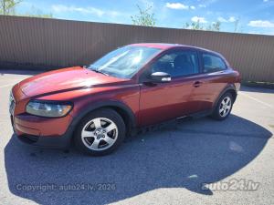 Red Volvo C30 2007 in Tallinn, with an engine capacity of 1.60 L and mileage of 112 thousand km for 4250 €, photo 4 on AUTOMOTO.COM.LV
