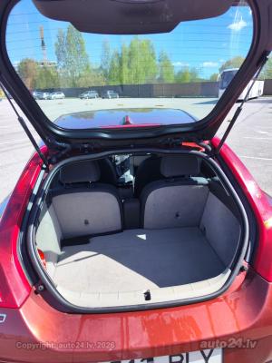 Red Volvo C30 2007 in Tallinn, with an engine capacity of 1.60 L and mileage of 112 thousand km for 4250 €, photo 5 on AUTOMOTO.COM.LV