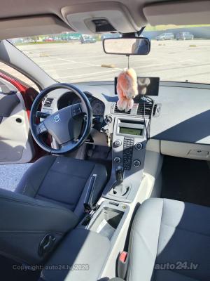 Red Volvo C30 2007 in Tallinn, with an engine capacity of 1.60 L and mileage of 112 thousand km for 4250 €, photo 8 on AUTOMOTO.COM.LV