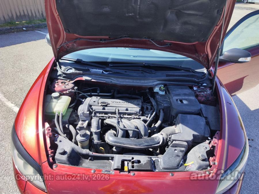 Red Volvo C30 2007 in Tallinn, with an engine capacity of 1.60 L and mileage of 112 thousand km for 4250 €, photo 10 on AUTOMOTO.COM.LV