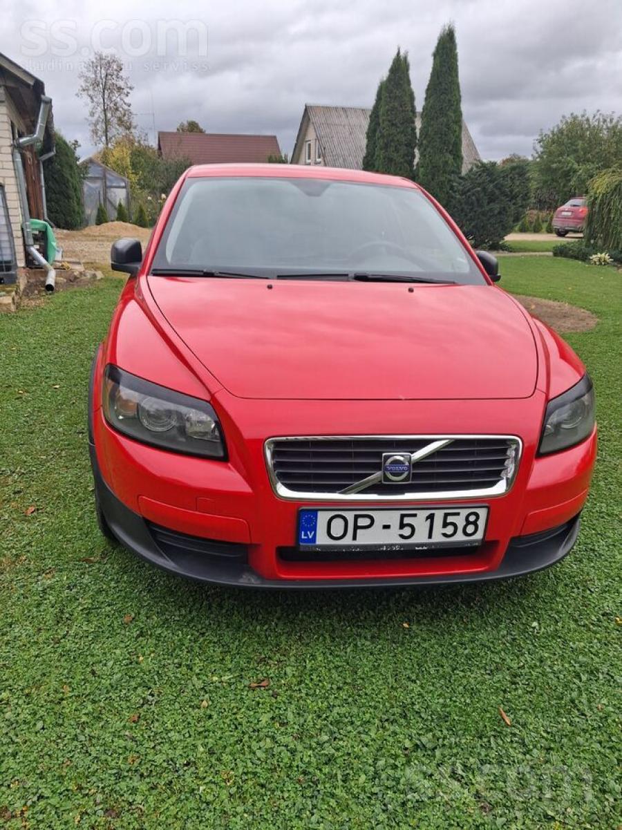 Sarkans Volvo C30 2008 Cēsis, ar dzinēja tilpumu 1.60 L un nobraukumu 155 tūkst. km par 3500 €, foto 4 vietnē AUTOMOTO.COM.LV