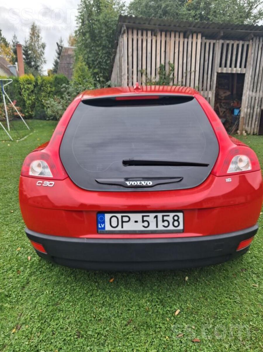 Sarkans Volvo C30 2008 Cēsis, ar dzinēja tilpumu 1.60 L un nobraukumu 155 tūkst. km par 3500 €, foto 5 vietnē AUTOMOTO.COM.LV