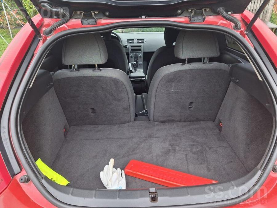 Sarkans Volvo C30 2008 Cēsis, ar dzinēja tilpumu 1.60 L un nobraukumu 155 tūkst. km par 3500 €, foto 6 vietnē AUTOMOTO.COM.LV