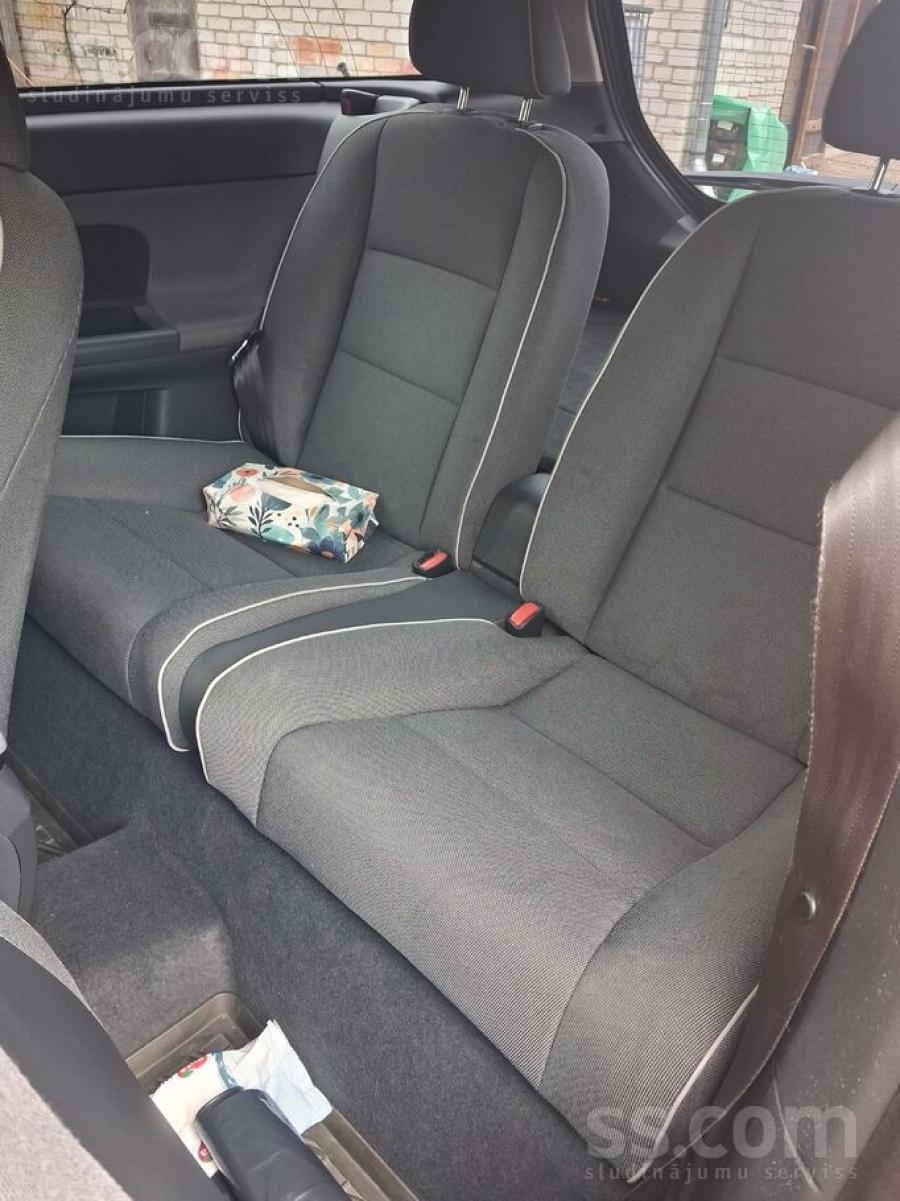 Sarkans Volvo C30 2008 Cēsis, ar dzinēja tilpumu 1.60 L un nobraukumu 155 tūkst. km par 3500 €, foto 8 vietnē AUTOMOTO.COM.LV