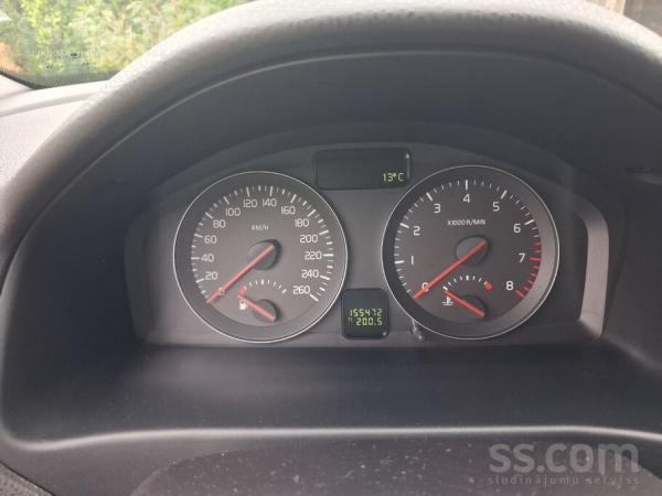 Red Volvo C30 2008 in Cesis, with an engine capacity of 1.60 L and mileage of 155 thousand km for 3500 €, photo 9 on AUTOMOTO.COM.LV