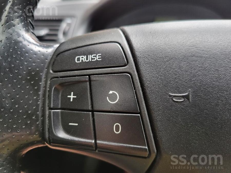 Red Volvo C30 2009 in Jelgava, with an engine capacity of 1.60 L and mileage of 336 thousand km for 2490 €, photo 15 on AUTOMOTO.COM.LV