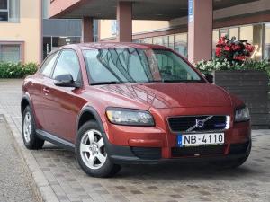 Red Volvo C30 2009 in Jelgava, with an engine capacity of 1.60 L and mileage of 336 thousand km for 2490 €, photo 6 on AUTOMOTO.COM.LV