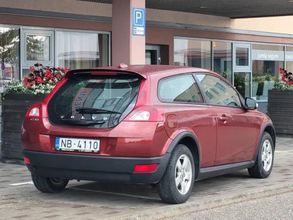 Красный Вольво Ц30 2009 в Елгава, объемом двигателя 1.60 л и пробегом 336 тыс. км за 2490 €, фото 6 на AUTOMOTO.COM.LV