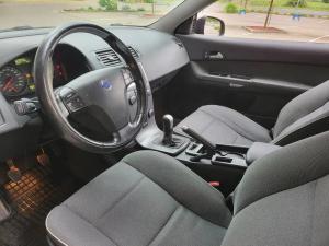Red Volvo C30 2009 in Jelgava, with an engine capacity of 1.60 L and mileage of 336 thousand km for 2490 €, photo 10 on AUTOMOTO.COM.LV