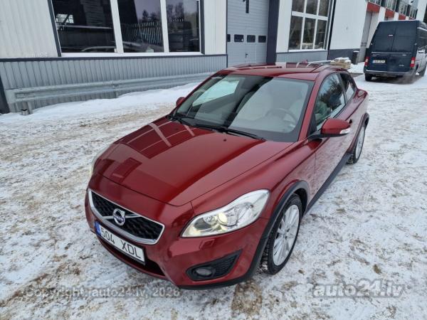 Sarkans Volvo C30 2010 Tartu, ar dzinēja tilpumu 1.60 L un nobraukumu 281 tūkst. km par 3890 €, foto 2 vietnē AUTOMOTO.COM.LV