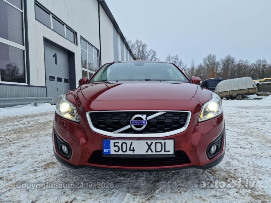 Red Volvo C30 2010 in Tartu, with an engine capacity of 1.60 L and mileage of 281 thousand km for 3890 €, photo 3 on AUTOMOTO.COM.LV
