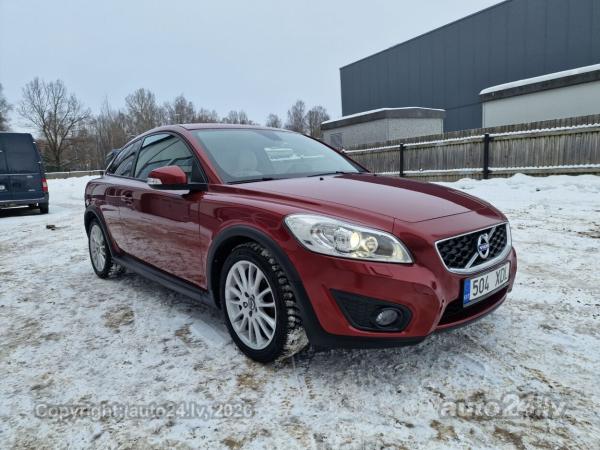 Red Volvo C30 2010 in Tartu, with an engine capacity of 1.60 L and mileage of 281 thousand km for 3890 €, photo 5 on AUTOMOTO.COM.LV