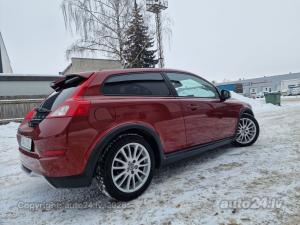 Red Volvo C30 2010 in Tartu, with an engine capacity of 1.60 L and mileage of 281 thousand km for 3890 €, photo 7 on AUTOMOTO.COM.LV