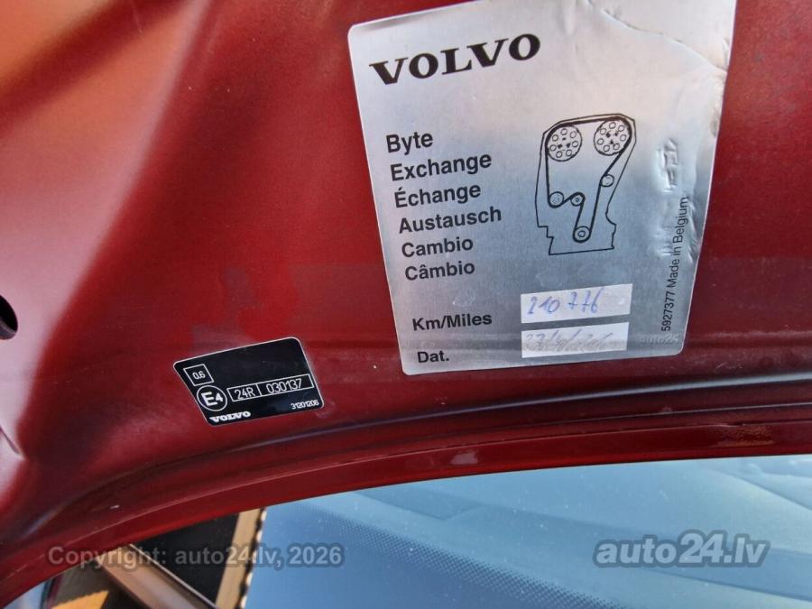 Red Volvo C30 2010 in Tartu, with an engine capacity of 1.60 L and mileage of 281 thousand km for 3890 €, photo 14 on AUTOMOTO.COM.LV