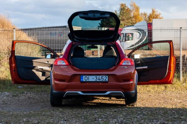 Sarkans Volvo C30 2010 Rīga, ar dzinēja tilpumu 1.60 L un nobraukumu 105 tūkst. km par 5995 €, foto 10 vietnē AUTOMOTO.COM.LV