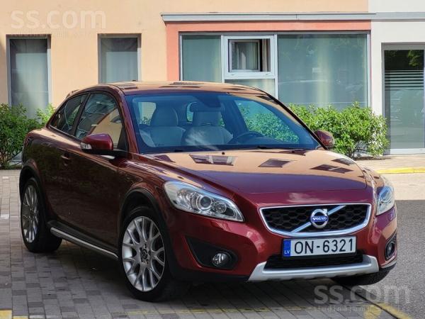 Sarkans Volvo C30 2011 Jelgava, ar dzinēja tilpumu 2.00 L un nobraukumu 0 tūkst. km par 4490 €, foto 3 vietnē AUTOMOTO.COM.LV