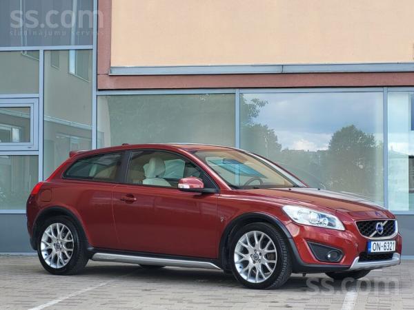 Sarkans Volvo C30 2011 Jelgava, ar dzinēja tilpumu 2.00 L un nobraukumu 0 tūkst. km par 4490 €, foto 5 vietnē AUTOMOTO.COM.LV