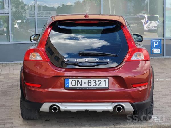 Sarkans Volvo C30 2011 Jelgava, ar dzinēja tilpumu 2.00 L un nobraukumu 0 tūkst. km par 4490 €, foto 10 vietnē AUTOMOTO.COM.LV