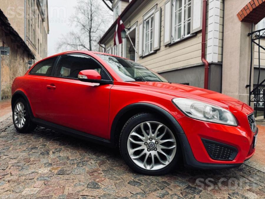Sarkans Volvo C30 2012 Cēsis, ar dzinēja tilpumu 1.60 L un nobraukumu 0 tūkst. km par 4450 €, foto 2 vietnē AUTOMOTO.COM.LV