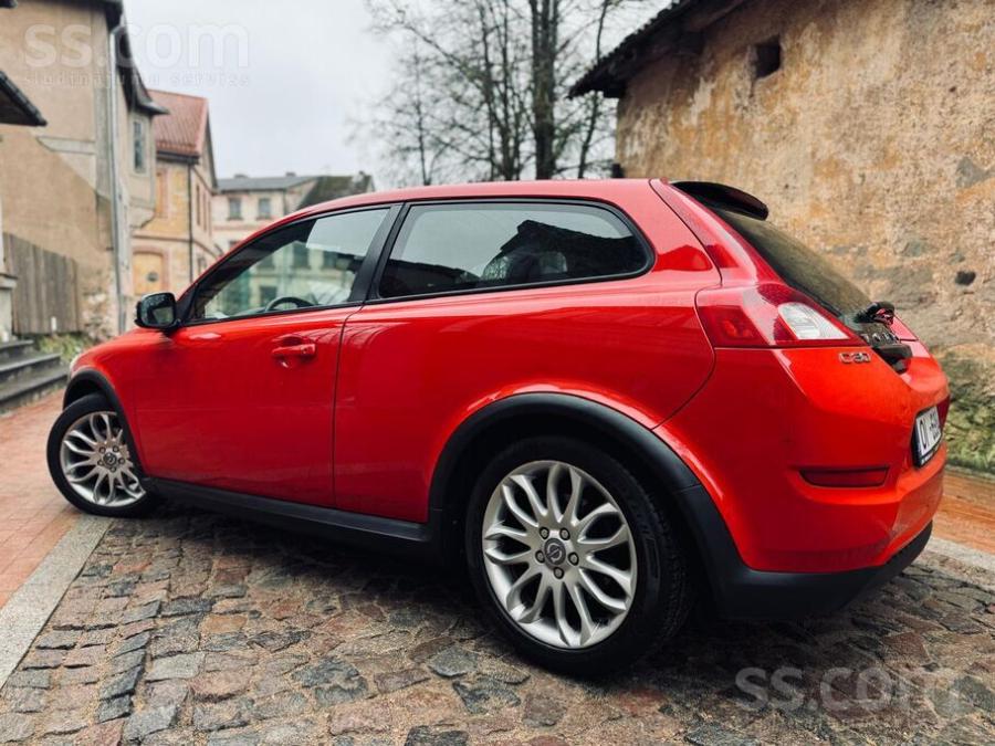 Sarkans Volvo C30 2012 Cēsis, ar dzinēja tilpumu 1.60 L un nobraukumu 0 tūkst. km par 4450 €, foto 8 vietnē AUTOMOTO.COM.LV