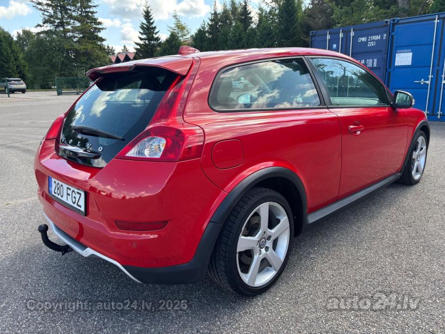 Sarkans Volvo C30 2012 Paide, ar dzinēja tilpumu 1.60 L un nobraukumu 245 tūkst. km par 4890 €, foto 10 vietnē AUTOMOTO.COM.LV