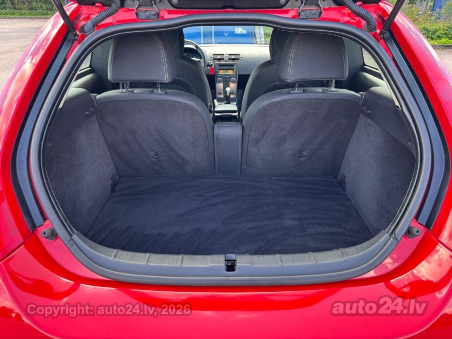 Sarkans Volvo C30 2012 Paide, ar dzinēja tilpumu 1.60 L un nobraukumu 245 tūkst. km par 4890 €, foto 40 vietnē AUTOMOTO.COM.LV