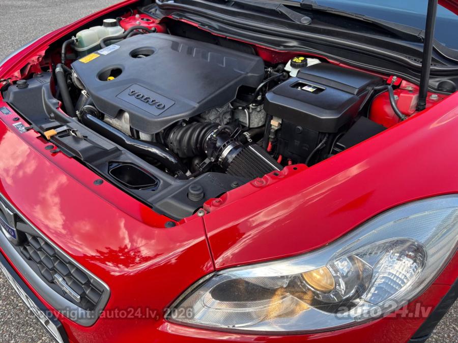 Sarkans Volvo C30 2012 Paide, ar dzinēja tilpumu 1.60 L un nobraukumu 245 tūkst. km par 4890 €, foto 48 vietnē AUTOMOTO.COM.LV