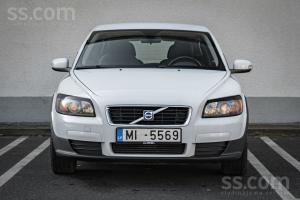 Белый Вольво Ц30 2008 в Рига, объемом двигателя 1.60 л и пробегом 0 тыс. км за 3850 €, фото 3 на AUTOMOTO.COM.LV