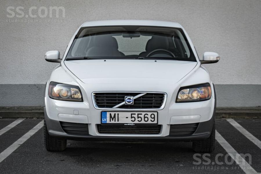 Белый Вольво Ц30 2008 в Рига, объемом двигателя 1.60 л и пробегом 0 тыс. км за 3850 €, фото 3 на AUTOMOTO.COM.LV