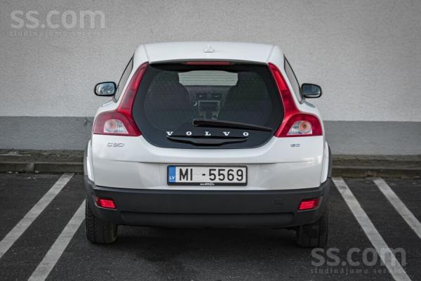 White Volvo C30 2008 in Riga, with an engine capacity of 1.60 L and mileage of 0 thousand km for 3850 €, photo 5 on AUTOMOTO.COM.LV