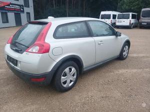 White Volvo C30 2008 in Kelme, with an engine capacity of 1.56 L and mileage of 139 thousand km for 2500 €, photo 6 on AUTOMOTO.COM.LV