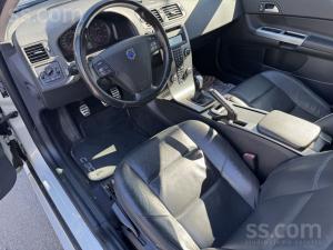 White Volvo C30 2009 in Riga, with an engine capacity of 1.60 L and mileage of 293 thousand km for 2900 €, photo 11 on AUTOMOTO.COM.LV