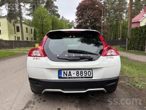 Белый Вольво Ц30 2009 в Рига, объемом двигателя 1.60 л и пробегом 172 тыс. км за 2590 €, фото 6 на AUTOMOTO.COM.LV