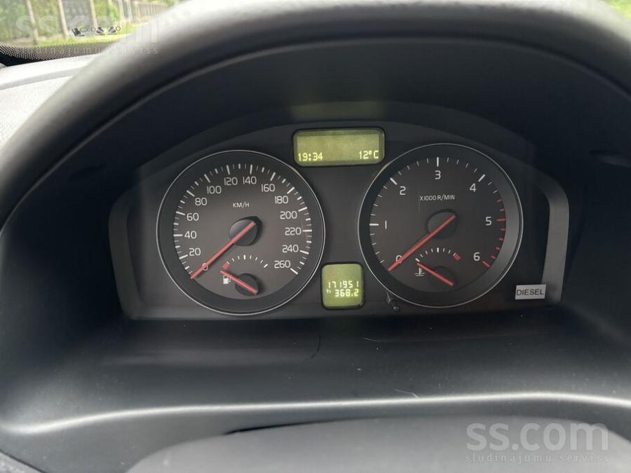 Белый Вольво Ц30 2009 в Рига, объемом двигателя 1.60 л и пробегом 172 тыс. км за 2590 €, фото 18 на AUTOMOTO.COM.LV